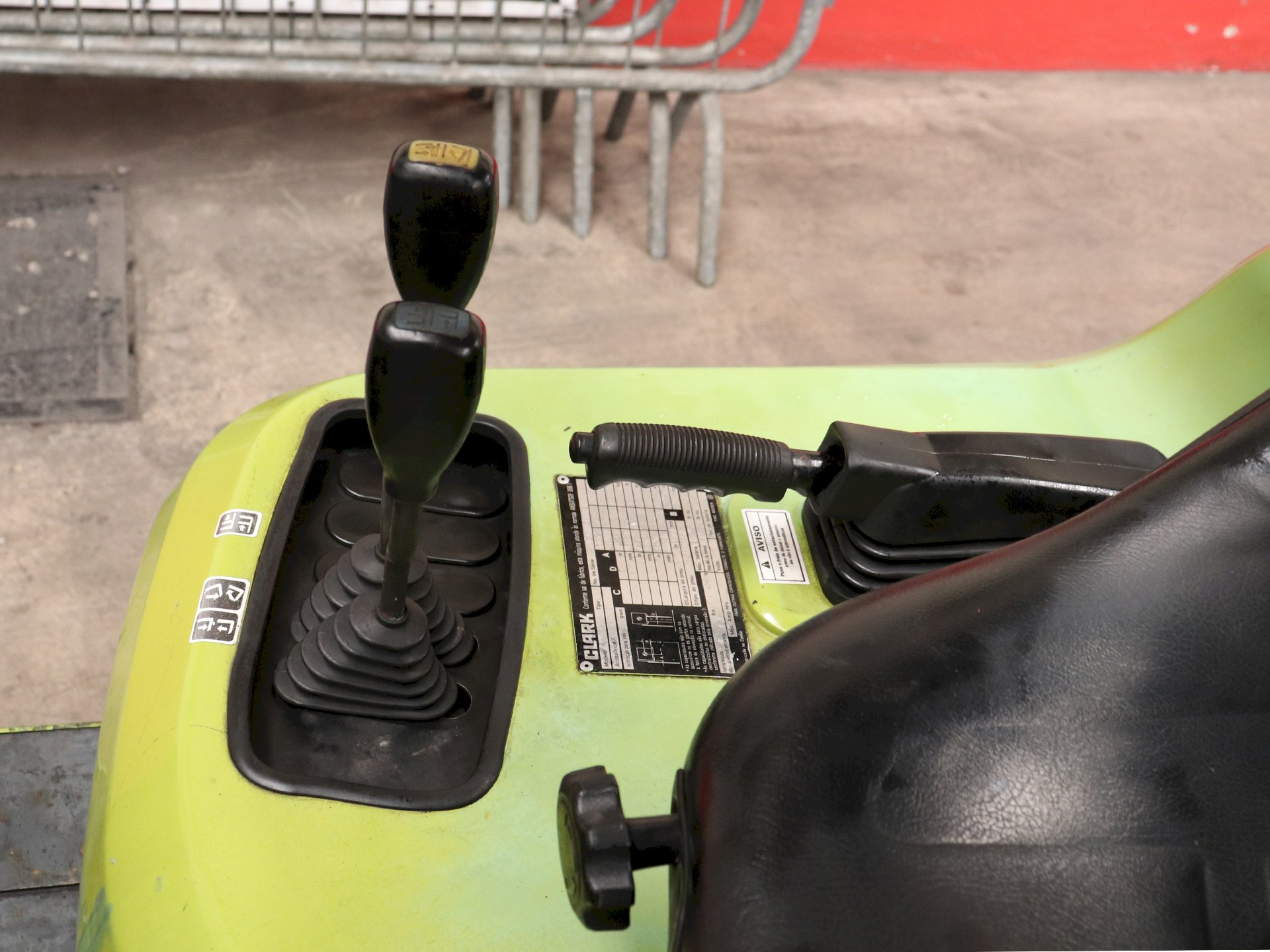 EMPILHADEIRA CLARK MODELO C45 | Rogério Menezes